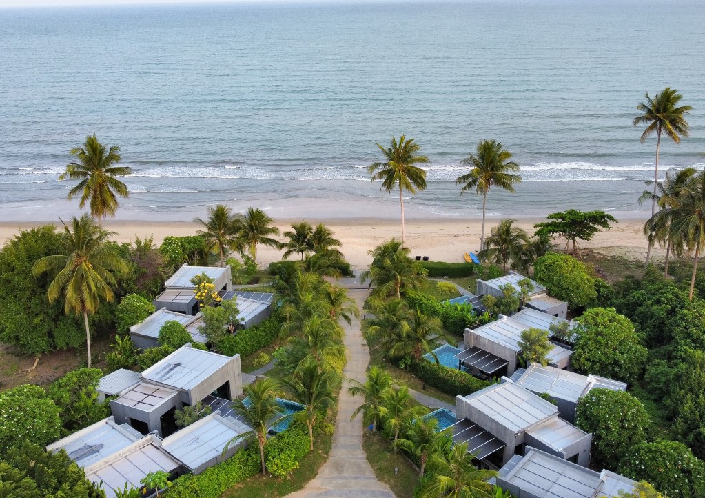 รีวิว SEAnery Beach Resort ที่พักบางสะพาน ติดทะเล บรรยากาศส่วนตัว